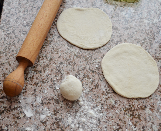 Indian naan meets arabic manousheh – Chef in disguise