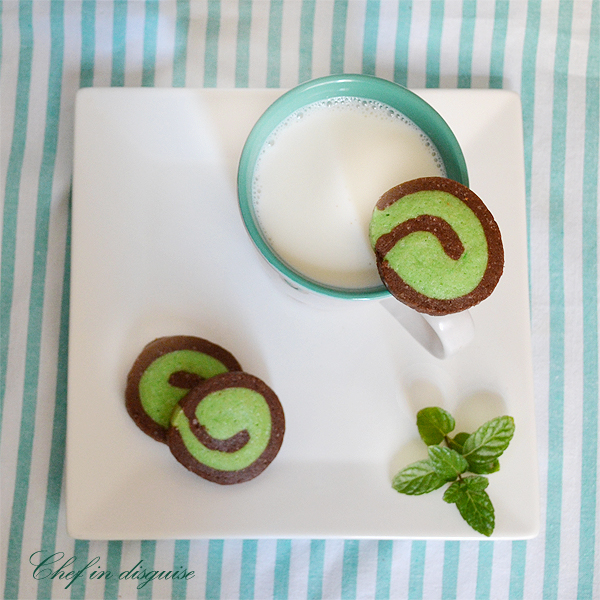 Chocolate and peppermint swirl cookies with basic cookie dough – Chef ...