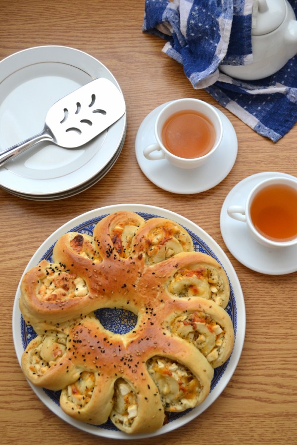 Cheese bread wreath – Chef in disguise